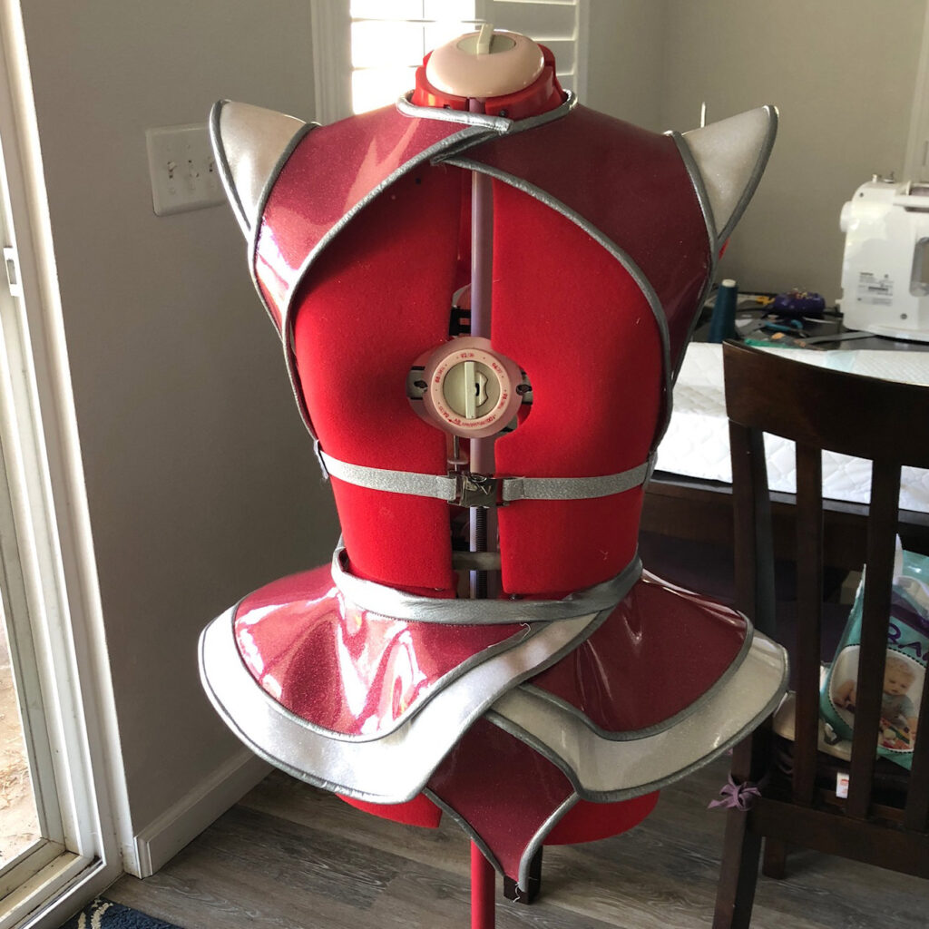 A Robot Costume Comes to Life - Burlesque Moms