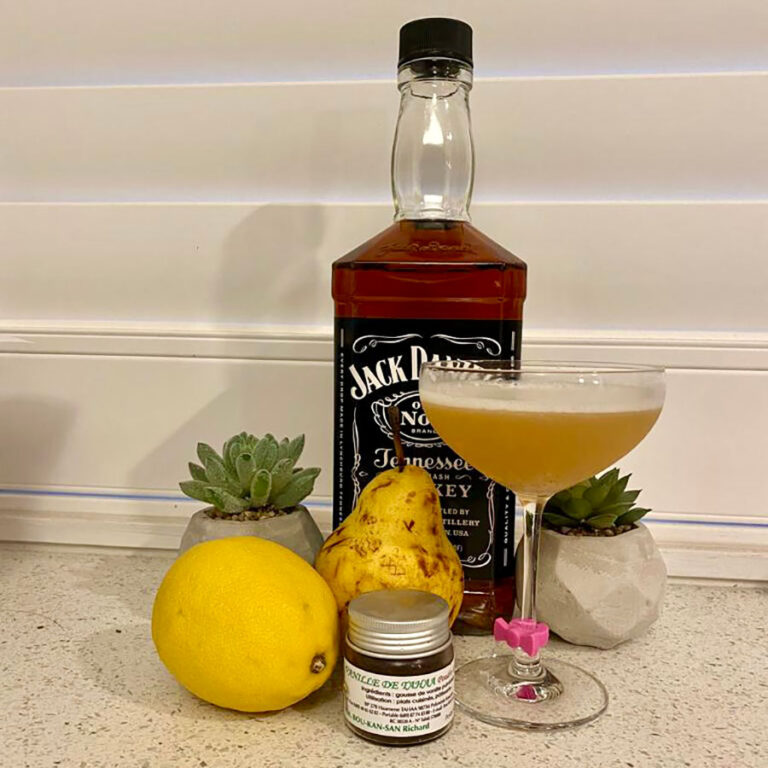 Pear Vanilla Whiskey Sour - Burlesque Moms